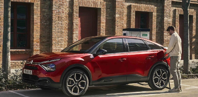 À velocidade da luz com... o Citröen ë-C4 | Portal Estrada